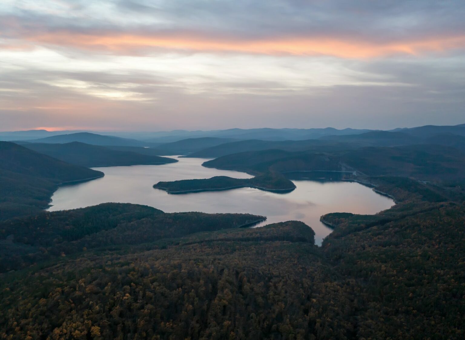 20 Biggest Lakes in the US: Must-Visit Destinations for a Lifetime ...