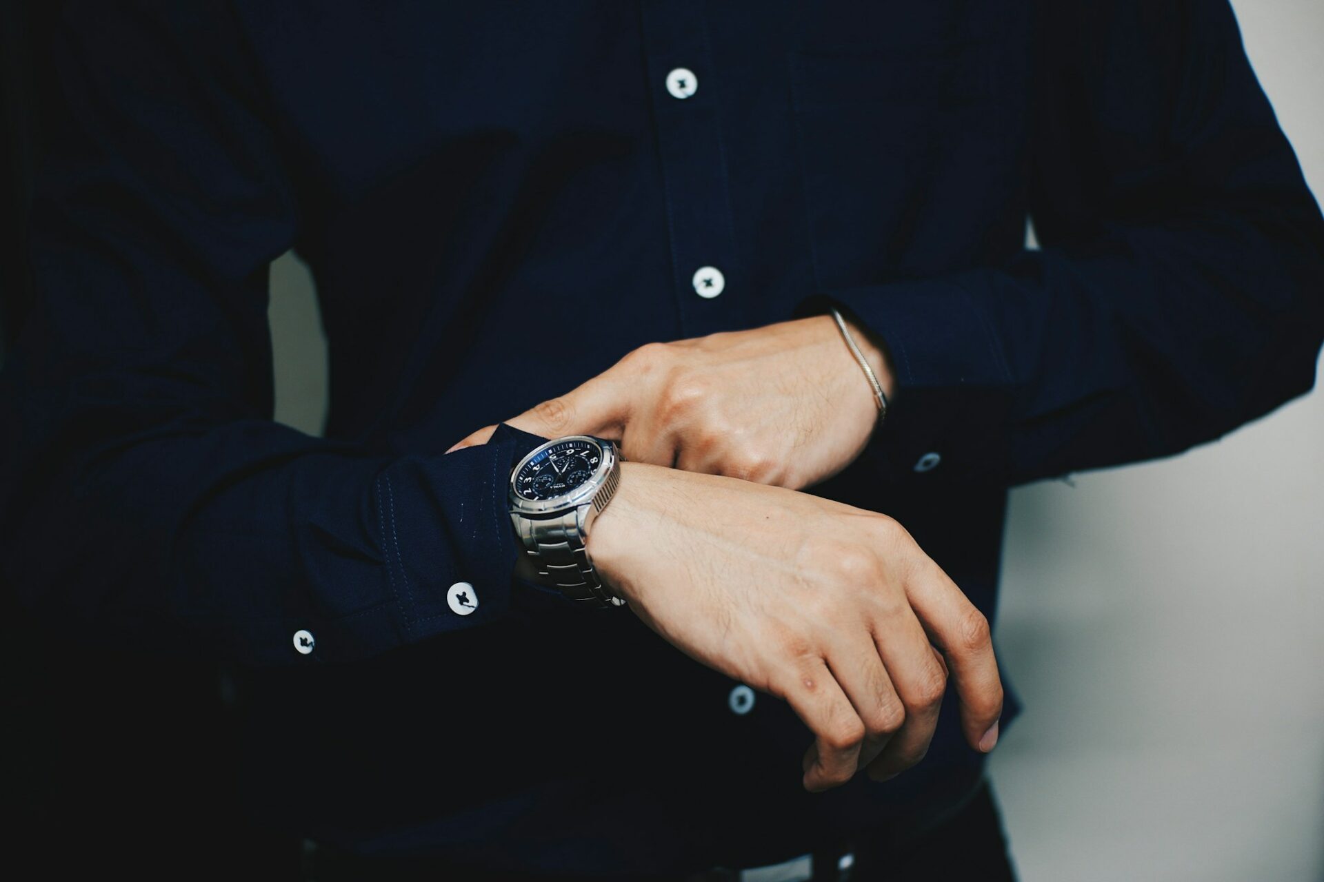 How to Spot Fake Branded Watches